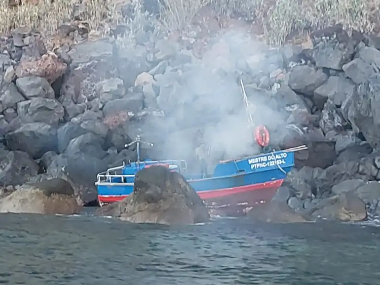 Fishing boat crew rescued off Madeira – Novidades – The Islands and the ...
